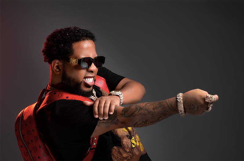 Chimbala Gets Mischievous at the Gym in New 'Bisturi' Music Video