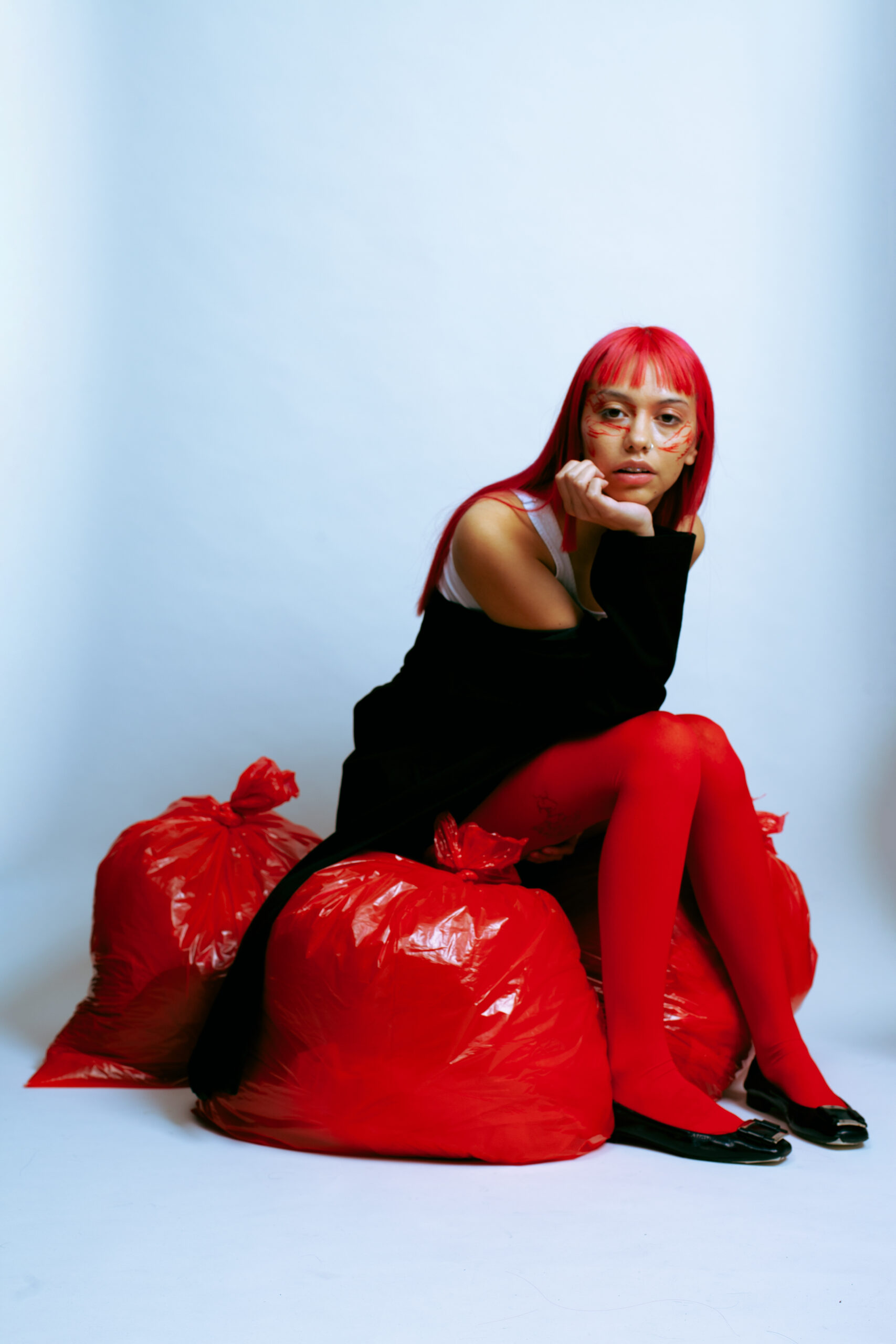 Desde su home studio a Time Square: Akriila, nueva embajadora Equal de Spotify en Chile - ONErpm ...